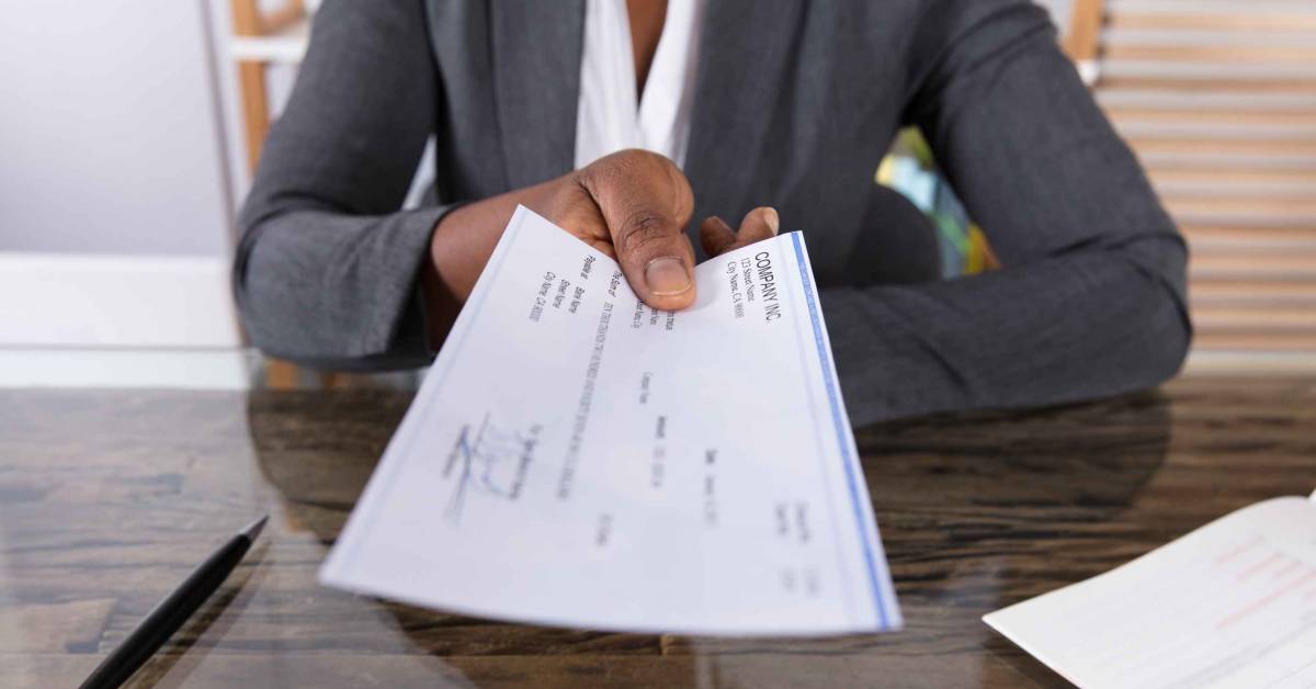 How to Deposit a Cheque